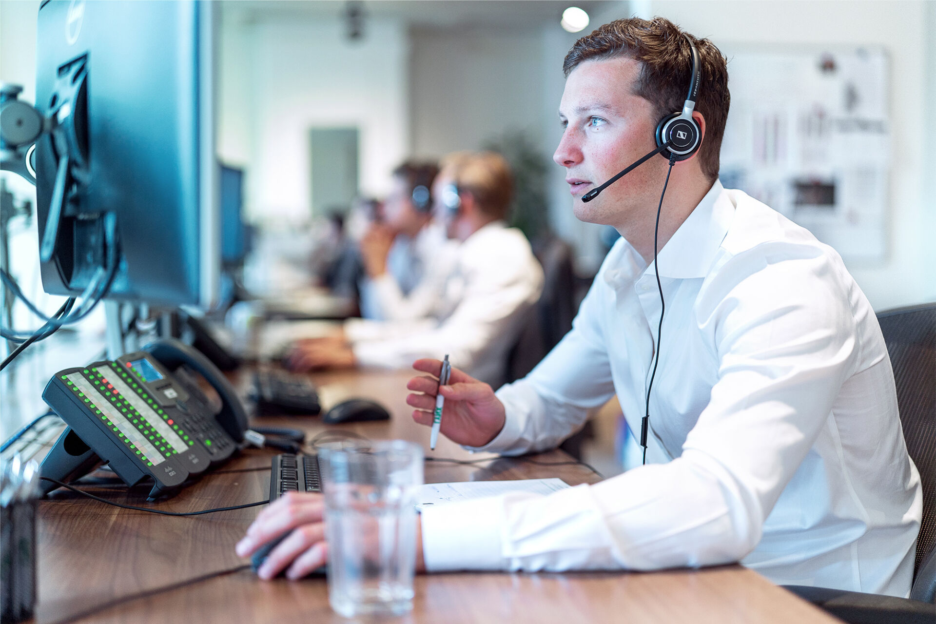 Contact with Online Broker LYNX ᐅ This is how you can reach us